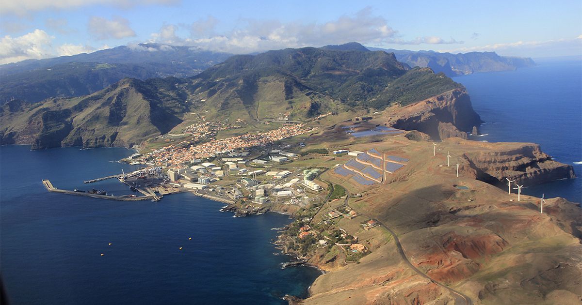 The Newton Machine – Reconstrained Design